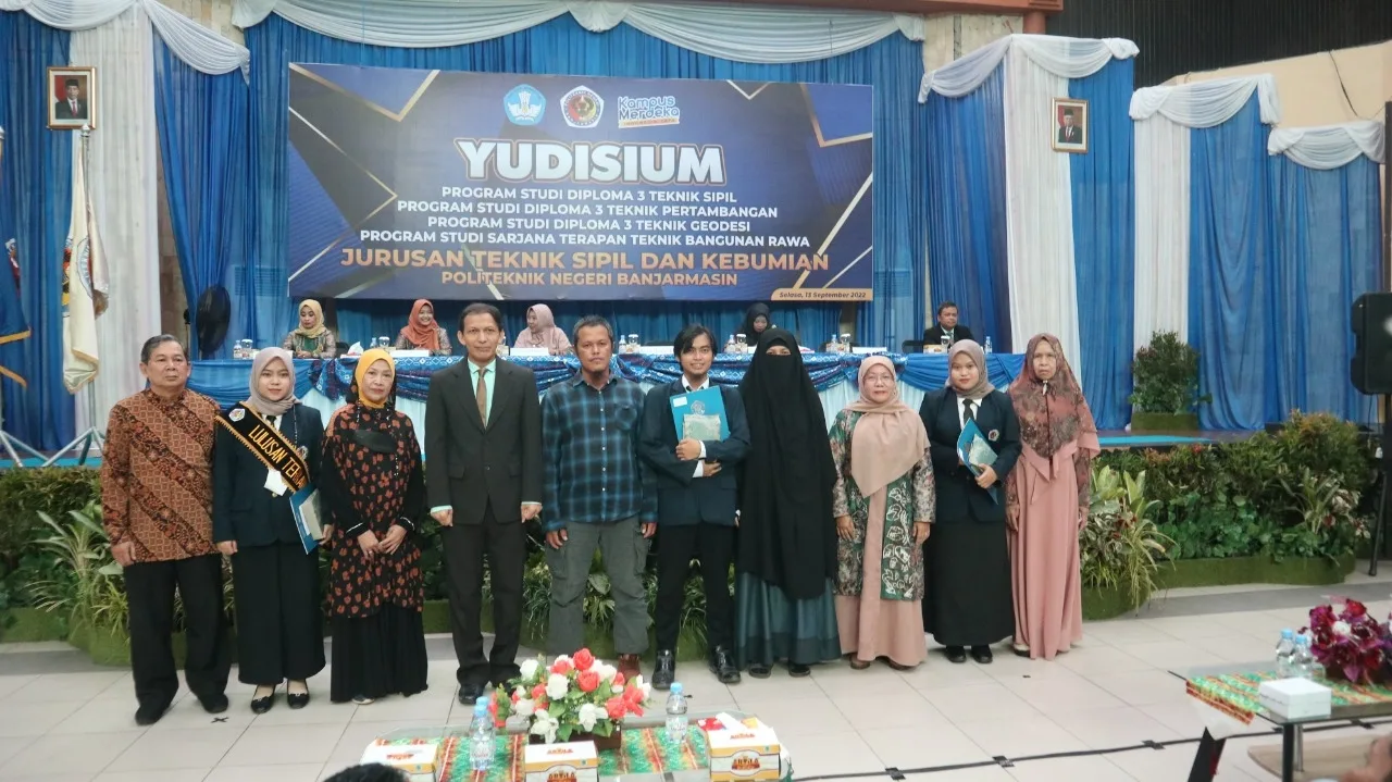 Yudisium Jurusan Teknik Sipil dan Kebumian 2022 - Politeknik Negeri ... Yudisium Jurusan Teknik Sipil dan Kebumian 2022 - Politeknik Negeri ...